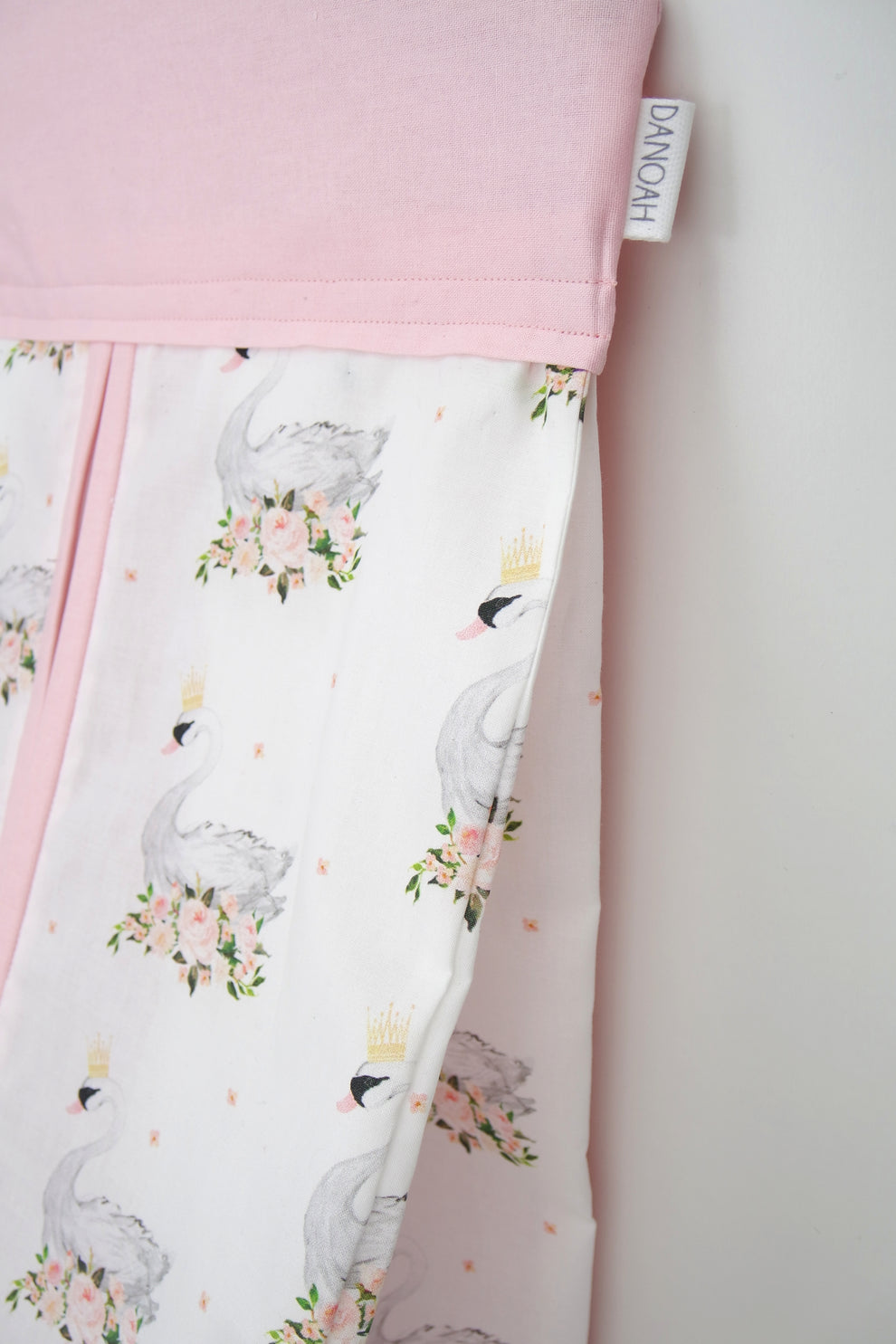 Elegant Swan Nappy Stacker – Danoah